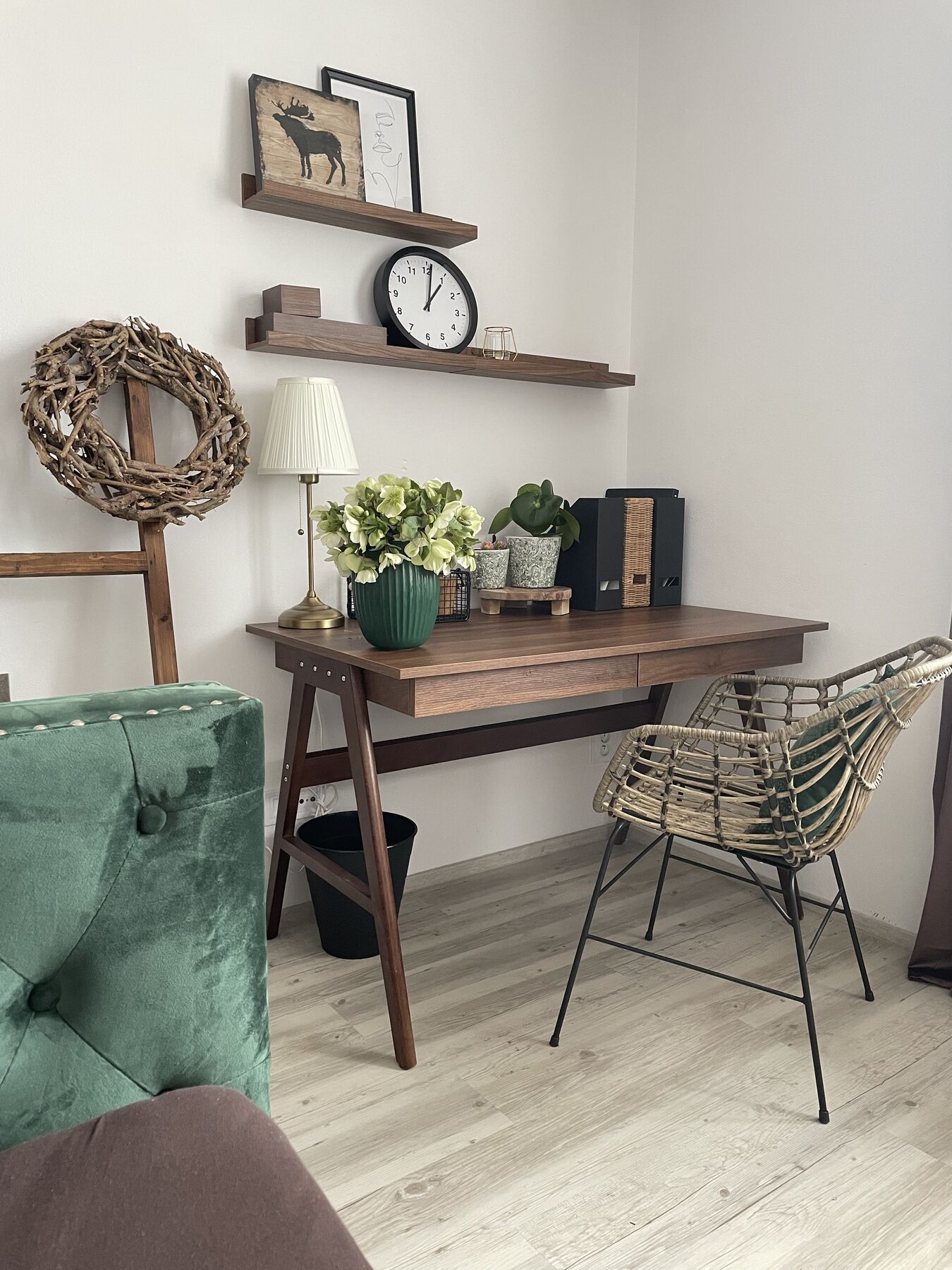 2 Drawer Home Office Desk 120 x 70 cm Dark Wood SHESLAY | Beliani.de