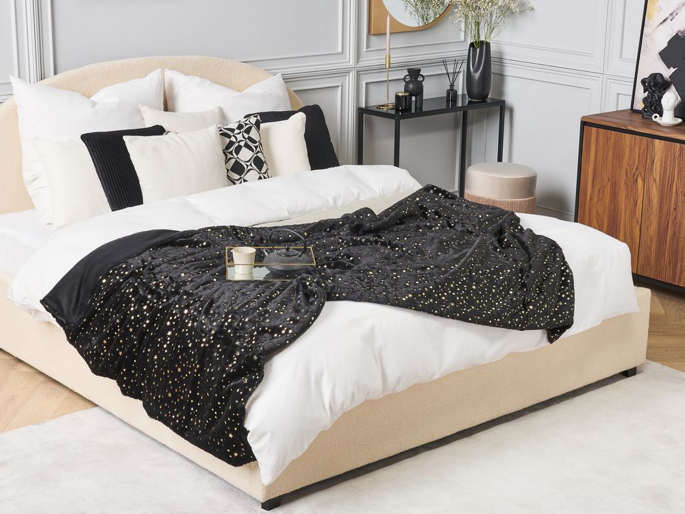 Kuscheldecke CHYAMA Baumwolle 220 x 240 cm Schwarz | Beliani.ch
