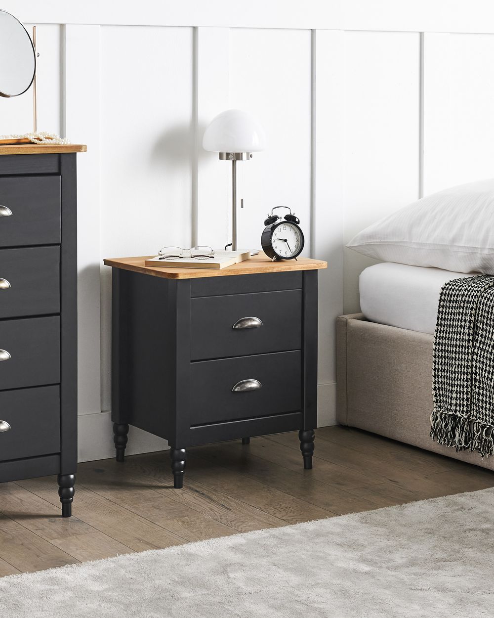Schrank NIVO Hellbraun | Beliani.ch